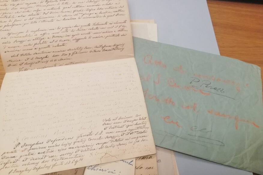 Letters written in blood - Historical Archives