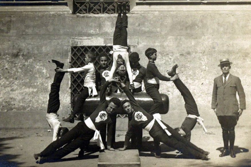 The tasks of a sacristan - Historical Archives